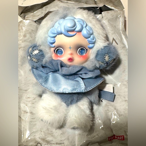 POP MART | Toys | Skull Panda Limpressionnisme Dew Opened For A Photo ...